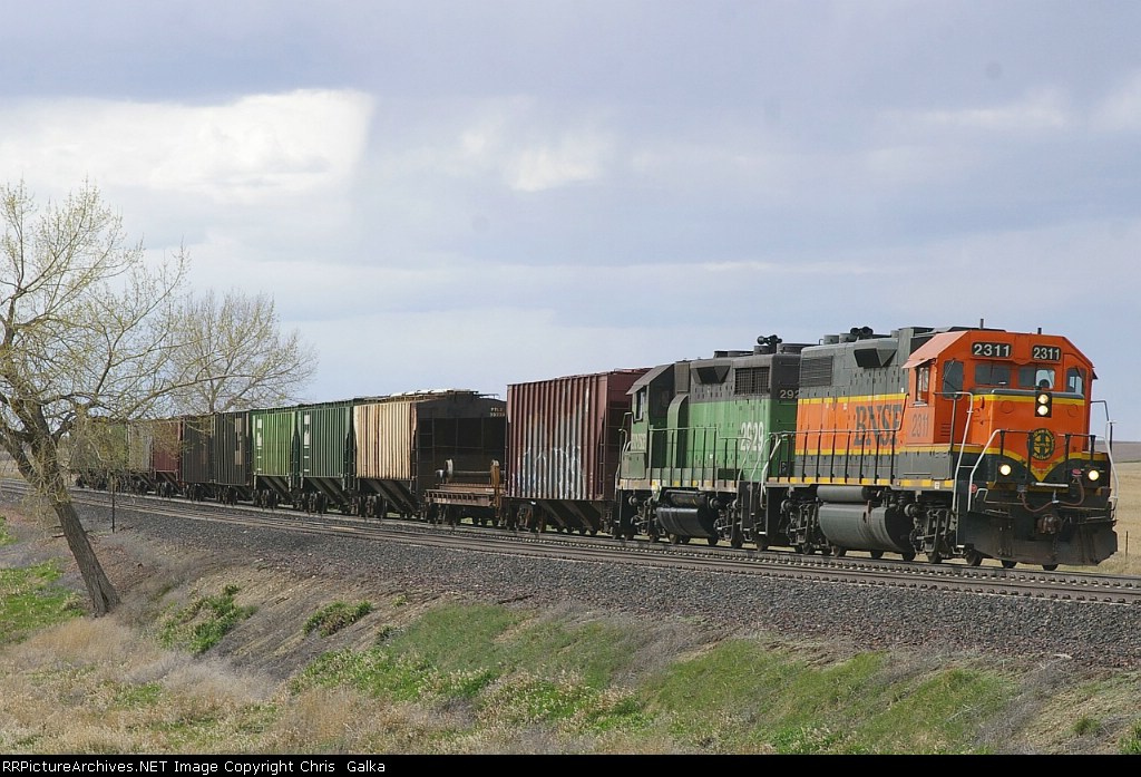 BNSF 2311E, west of not at